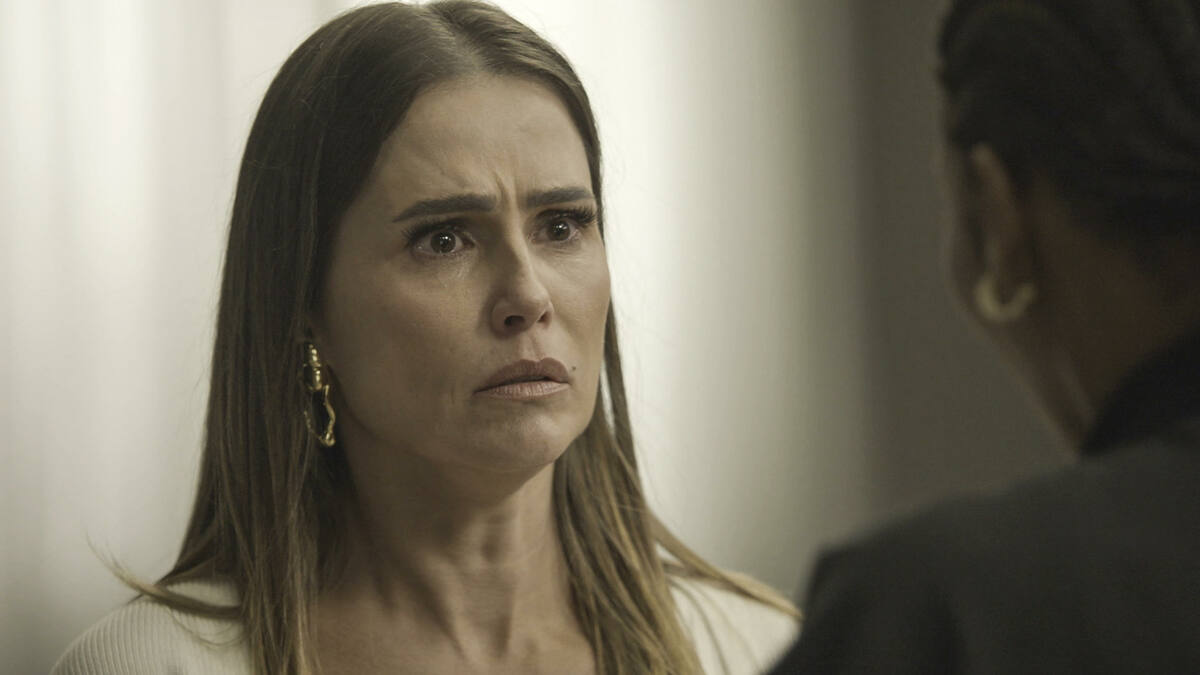 Deborah Secco encerra contrato com a Globo após quase três décadas