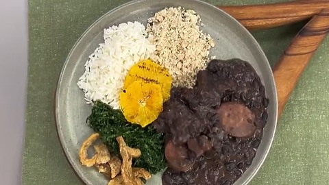 Receita É de Casa (23/05): Feijoada da Talitha Morete e do Thiago Oliveira