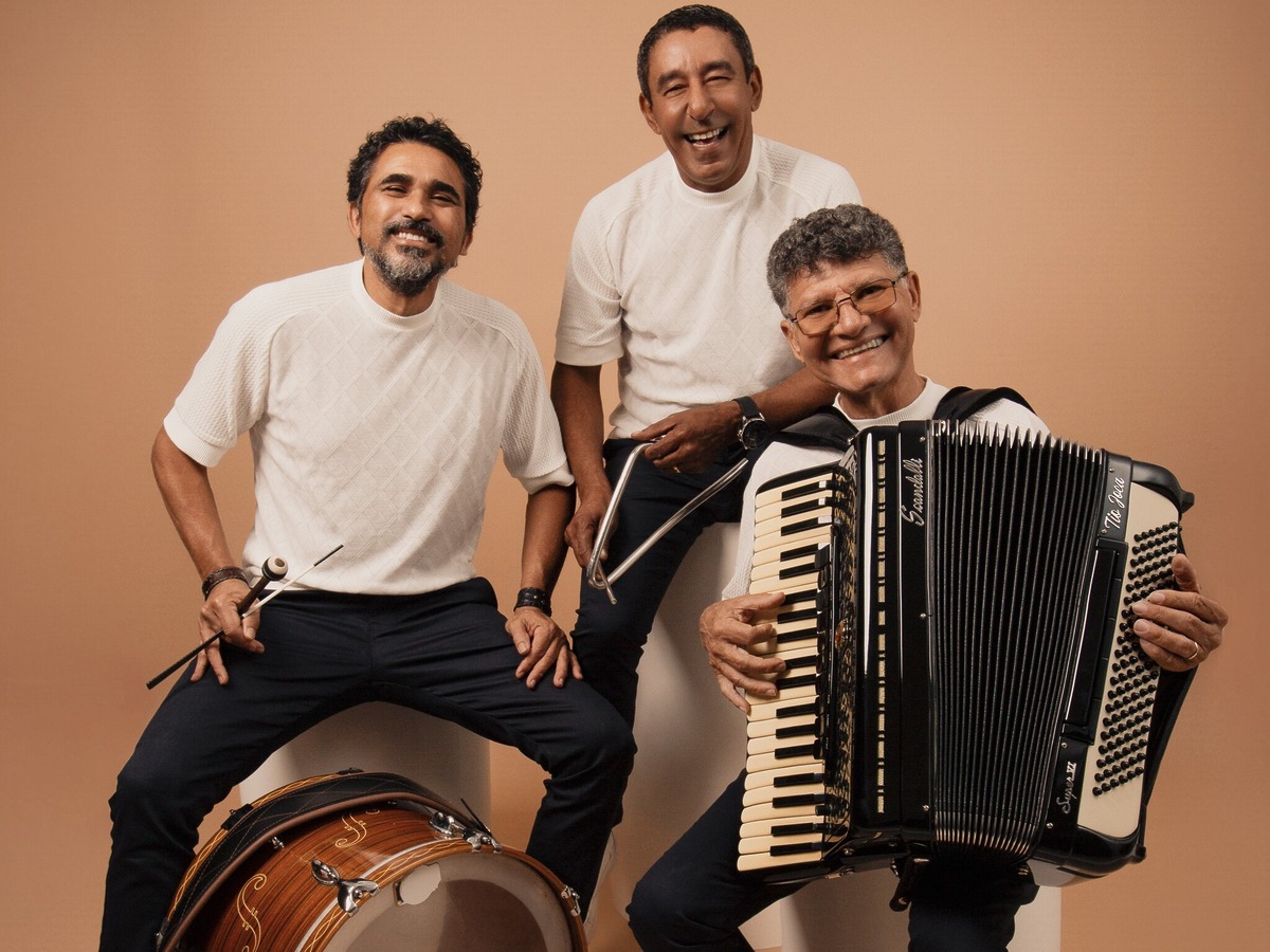 Aparecida Sertaneja monta seu arraiá com o Trio Sabiá